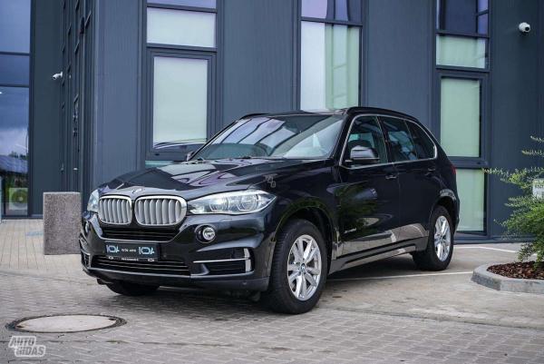 Black BMW X5 2016 in Kaunas, with an engine capacity of 3.00 L and mileage of 205 thousand km for 18950 €, photo 2 on AUTOMOTO.COM.LV