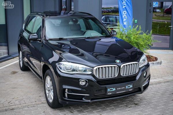 Black BMW X5 2016 in Kaunas, with an engine capacity of 3.00 L and mileage of 205 thousand km for 18950 €, photo 3 on AUTOMOTO.COM.LV