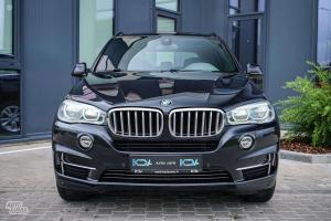 Black BMW X5 2016 in Kaunas, with an engine capacity of 3.00 L and mileage of 205 thousand km for 18950 €, photo 5 on AUTOMOTO.COM.LV