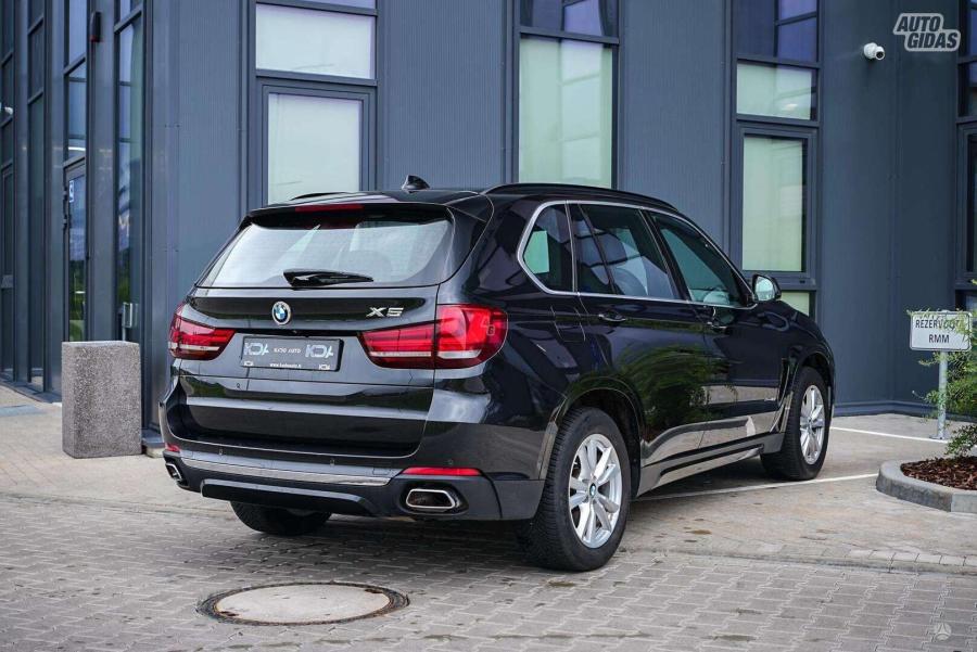 Black BMW X5 2016 in Kaunas, with an engine capacity of 3.00 L and mileage of 205 thousand km for 18950 €, photo 10 on AUTOMOTO.COM.LV