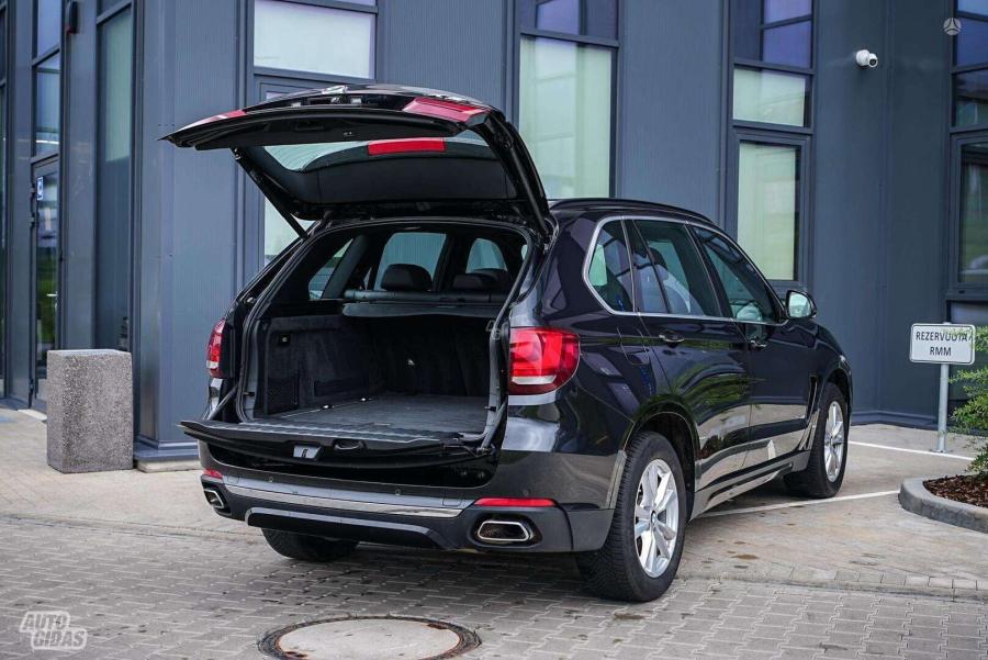 Black BMW X5 2016 in Kaunas, with an engine capacity of 3.00 L and mileage of 205 thousand km for 18950 €, photo 14 on AUTOMOTO.COM.LV