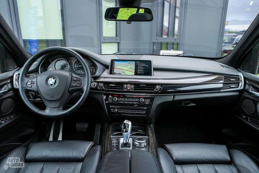 Black BMW X5 2016 in Kaunas, with an engine capacity of 3.00 L and mileage of 205 thousand km for 18950 €, photo 18 on AUTOMOTO.COM.LV