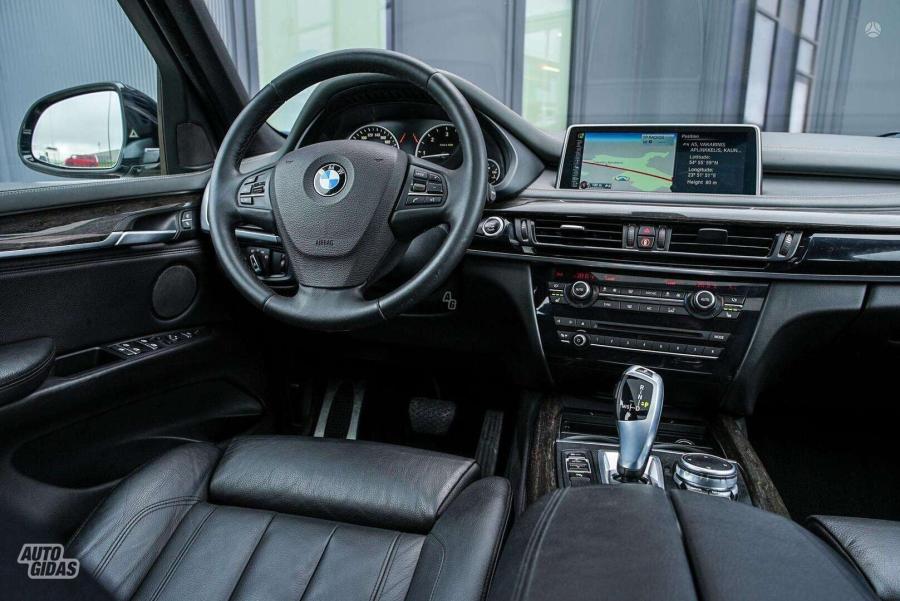 Black BMW X5 2016 in Kaunas, with an engine capacity of 3.00 L and mileage of 205 thousand km for 18950 €, photo 19 on AUTOMOTO.COM.LV