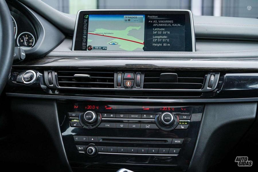 Black BMW X5 2016 in Kaunas, with an engine capacity of 3.00 L and mileage of 205 thousand km for 18950 €, photo 22 on AUTOMOTO.COM.LV