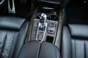 Black BMW X5 2016 in Kaunas, with an engine capacity of 3.00 L and mileage of 205 thousand km for 18950 €, photo 23 on AUTOMOTO.COM.LV