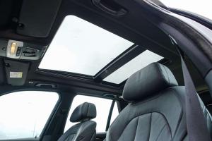 Black BMW X5 2016 in Kaunas, with an engine capacity of 3.00 L and mileage of 205 thousand km for 18950 €, photo 27 on AUTOMOTO.COM.LV