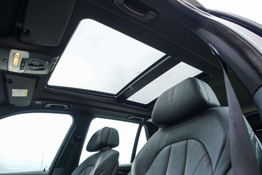 Black BMW X5 2016 in Kaunas, with an engine capacity of 3.00 L and mileage of 205 thousand km for 18950 €, photo 27 on AUTOMOTO.COM.LV