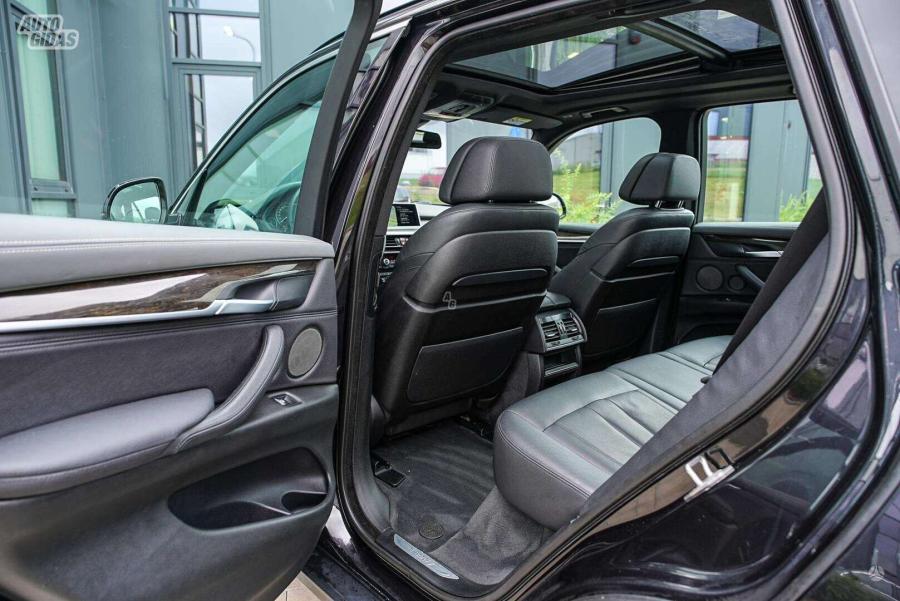 Black BMW X5 2016 in Kaunas, with an engine capacity of 3.00 L and mileage of 205 thousand km for 18950 €, photo 36 on AUTOMOTO.COM.LV