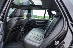 Black BMW X5 2016 in Kaunas, with an engine capacity of 3.00 L and mileage of 205 thousand km for 18950 €, photo 37 on AUTOMOTO.COM.LV