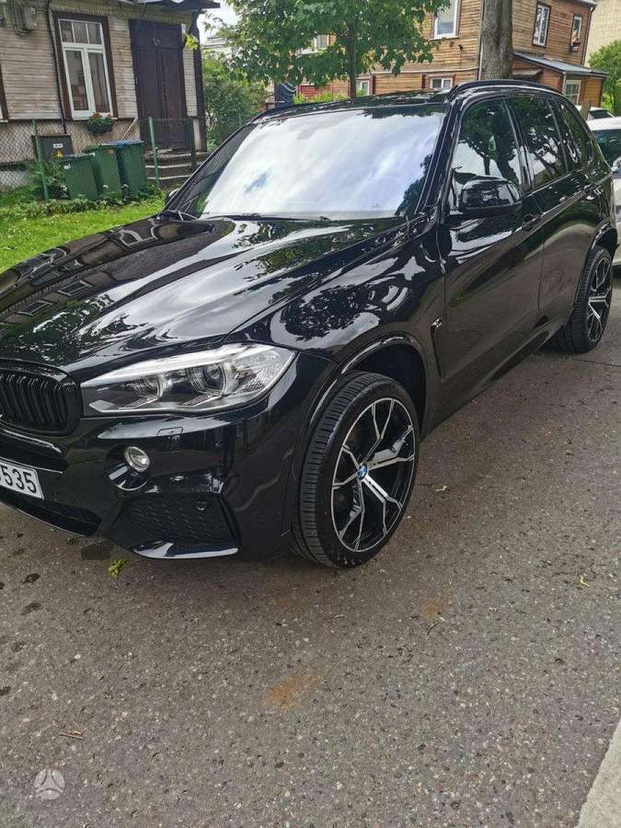 Black BMW X5 2016 in Kaunas, with an engine capacity of 2.98 L and mileage of 186 thousand km for 18000 €, photo 6 on AUTOMOTO.COM.LV