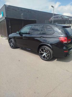 Black BMW X5 2016 in Kaunas, with an engine capacity of 2.98 L and mileage of 186 thousand km for 18000 €, photo 9 on AUTOMOTO.COM.LV