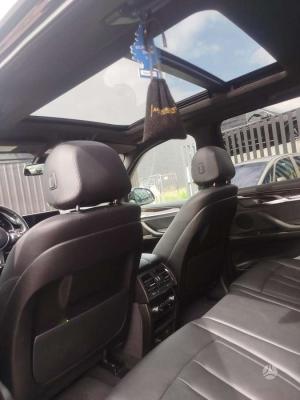Black BMW X5 2016 in Kaunas, with an engine capacity of 2.98 L and mileage of 186 thousand km for 18000 €, photo 12 on AUTOMOTO.COM.LV