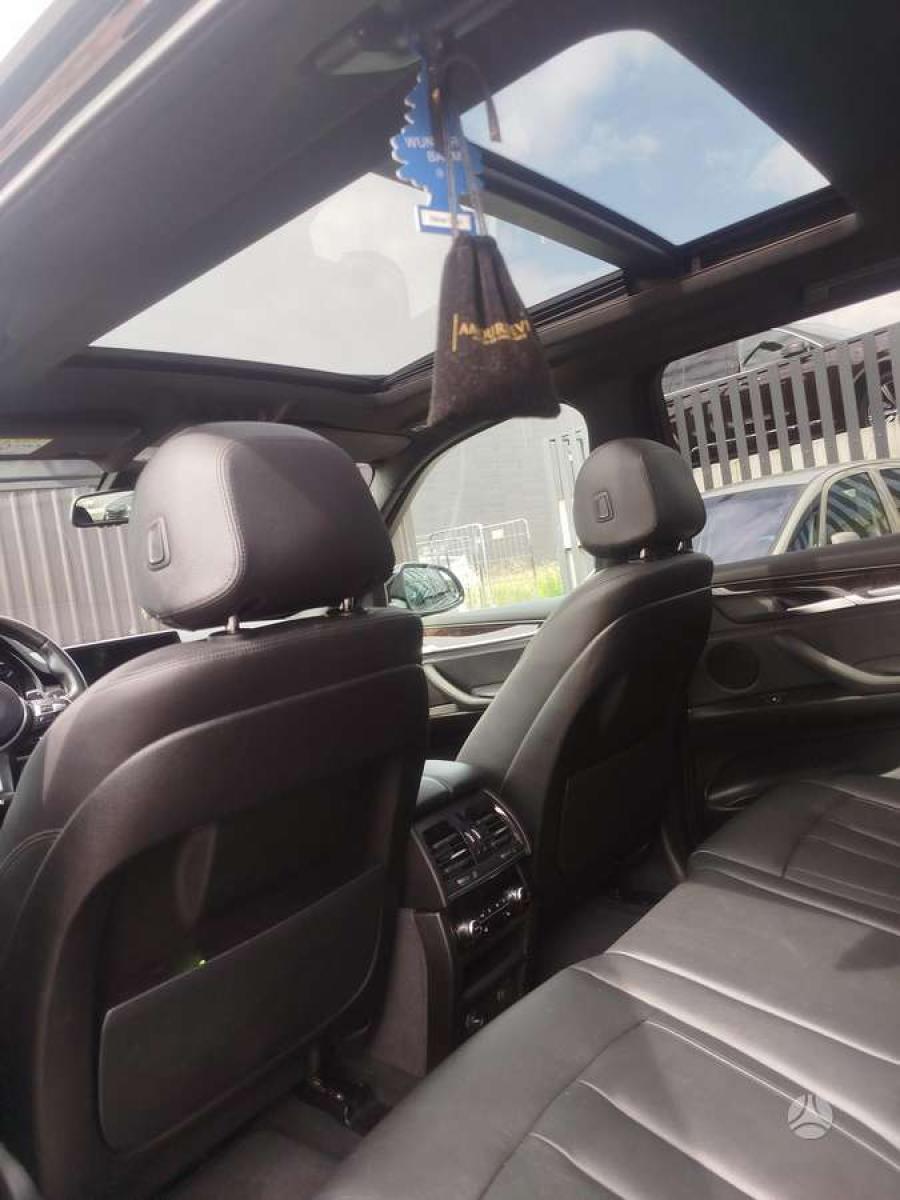 Black BMW X5 2016 in Kaunas, with an engine capacity of 2.98 L and mileage of 186 thousand km for 18000 €, photo 12 on AUTOMOTO.COM.LV