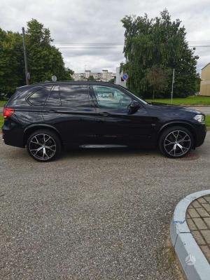 Black BMW X5 2016 in Kaunas, with an engine capacity of 2.98 L and mileage of 186 thousand km for 18000 €, photo 21 on AUTOMOTO.COM.LV