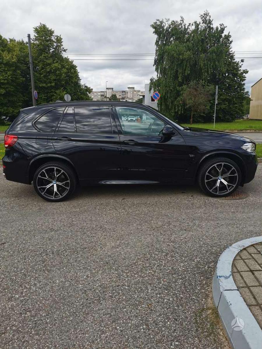 Black BMW X5 2016 in Kaunas, with an engine capacity of 2.98 L and mileage of 186 thousand km for 18000 €, photo 21 on AUTOMOTO.COM.LV