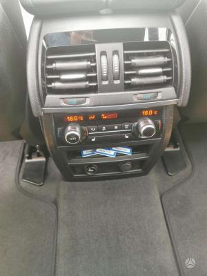 Black BMW X5 2016 in Kaunas, with an engine capacity of 2.98 L and mileage of 186 thousand km for 18000 €, photo 22 on AUTOMOTO.COM.LV