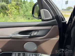 Melns BMW X5 2016 Rīga, ar dzinēja tilpumu 3.00 L un nobraukumu 185 tūkst. km par 26900 €, foto 12 vietnē AUTOMOTO.COM.LV