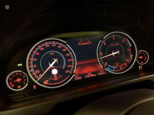 Black BMW X5 2016 in Marijampole, with an engine capacity of 2.99 L and mileage of 211 thousand km for 25750 €, photo 9 on AUTOMOTO.COM.LV