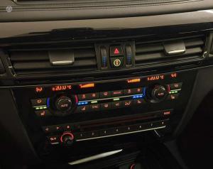Black BMW X5 2016 in Marijampole, with an engine capacity of 2.99 L and mileage of 211 thousand km for 25750 €, photo 17 on AUTOMOTO.COM.LV
