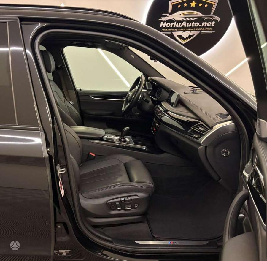 Black BMW X5 2016 in Marijampole, with an engine capacity of 2.99 L and mileage of 211 thousand km for 25750 €, photo 20 on AUTOMOTO.COM.LV