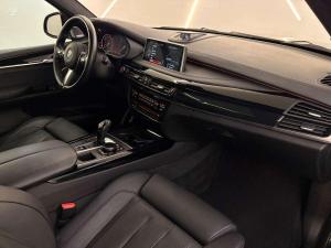 Black BMW X5 2016 in Marijampole, with an engine capacity of 2.99 L and mileage of 211 thousand km for 25750 €, photo 21 on AUTOMOTO.COM.LV