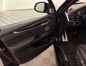 Black BMW X5 2016 in Marijampole, with an engine capacity of 2.99 L and mileage of 211 thousand km for 25750 €, photo 37 on AUTOMOTO.COM.LV