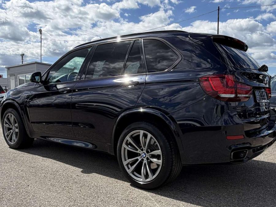 Black BMW X5 2016 in Kaunas, with an engine capacity of 2.99 L and mileage of 220 thousand km for 23200 €, photo 9 on AUTOMOTO.COM.LV
