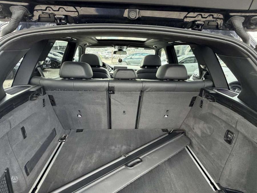 Black BMW X5 2016 in Kaunas, with an engine capacity of 2.99 L and mileage of 220 thousand km for 23200 €, photo 11 on AUTOMOTO.COM.LV