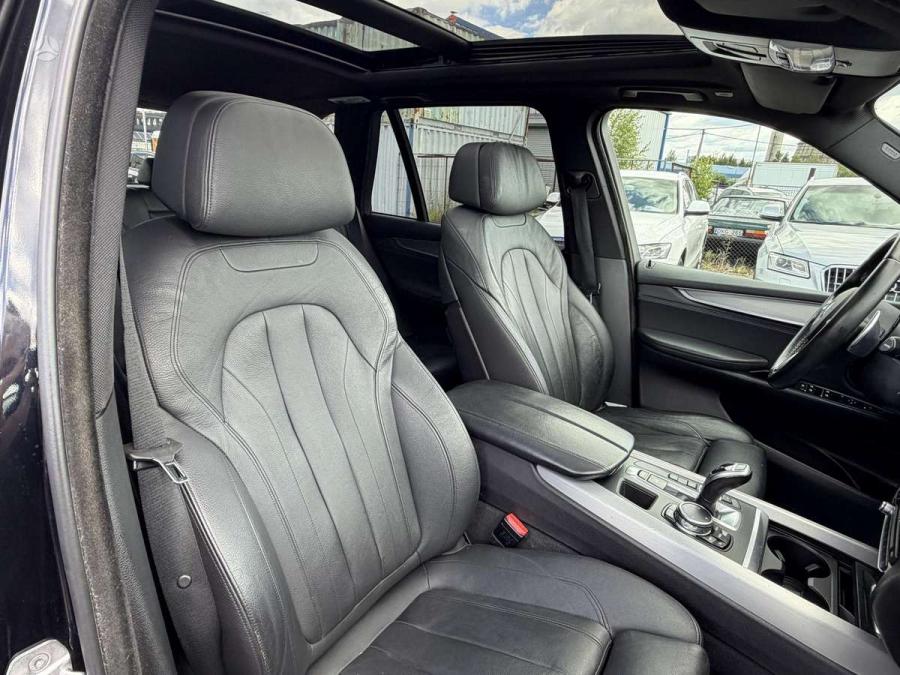 Black BMW X5 2016 in Kaunas, with an engine capacity of 2.99 L and mileage of 220 thousand km for 23200 €, photo 16 on AUTOMOTO.COM.LV