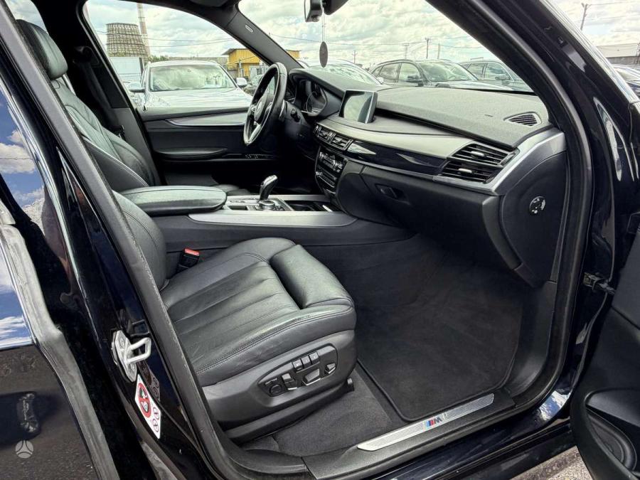 Black BMW X5 2016 in Kaunas, with an engine capacity of 2.99 L and mileage of 220 thousand km for 23200 €, photo 17 on AUTOMOTO.COM.LV