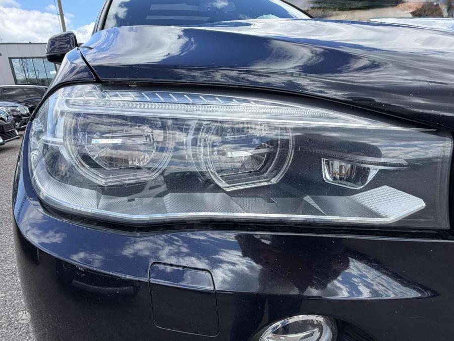 Black BMW X5 2016 in Kaunas, with an engine capacity of 2.99 L and mileage of 220 thousand km for 23200 €, photo 18 on AUTOMOTO.COM.LV