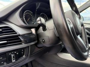 Black BMW X5 2016 in Kaunas, with an engine capacity of 2.99 L and mileage of 220 thousand km for 23200 €, photo 20 on AUTOMOTO.COM.LV