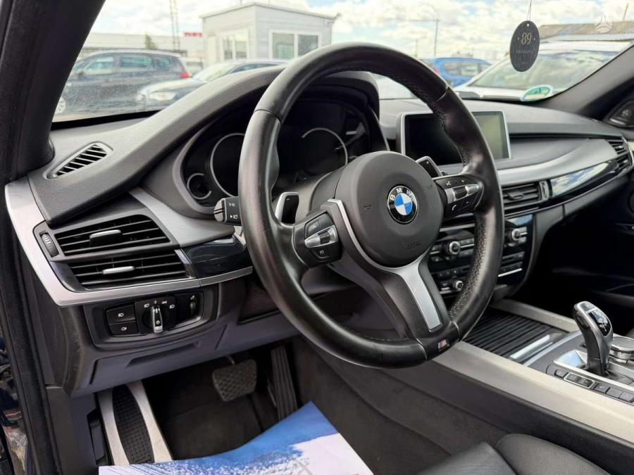 Black BMW X5 2016 in Kaunas, with an engine capacity of 2.99 L and mileage of 220 thousand km for 23200 €, photo 25 on AUTOMOTO.COM.LV