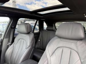 Black BMW X5 2016 in Kaunas, with an engine capacity of 2.99 L and mileage of 220 thousand km for 23200 €, photo 26 on AUTOMOTO.COM.LV