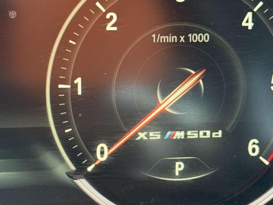 Black BMW X5 2016 in Kaunas, with an engine capacity of 2.99 L and mileage of 220 thousand km for 23200 €, photo 28 on AUTOMOTO.COM.LV