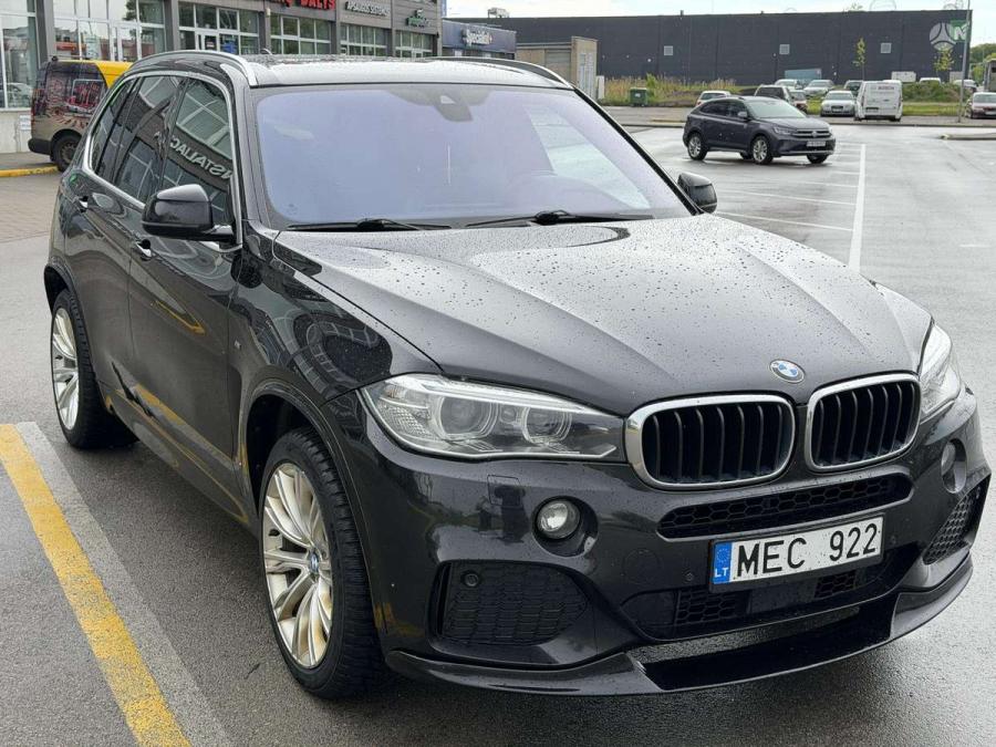 Black BMW X5 2016 in Palanga, with an engine capacity of 2.00 L and mileage of 326 thousand km for 22500 €, photo 1 on AUTOMOTO.COM.LV