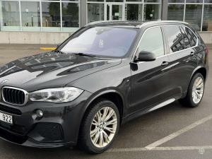 Black BMW X5 2016 in Palanga, with an engine capacity of 2.00 L and mileage of 326 thousand km for 22500 €, photo 3 on AUTOMOTO.COM.LV