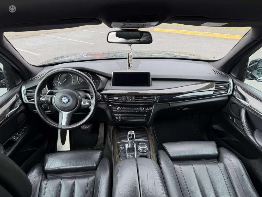 Black BMW X5 2016 in Palanga, with an engine capacity of 2.00 L and mileage of 326 thousand km for 22500 €, photo 7 on AUTOMOTO.COM.LV
