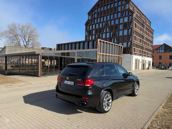Black BMW X5 2016 in Klaipeda, with an engine capacity of 2.98 L and mileage of 225 thousand km for 15500 €, photo 4 on AUTOMOTO.COM.LV