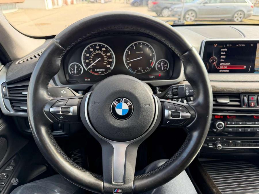 Black BMW X5 2016 in Klaipeda, with an engine capacity of 2.98 L and mileage of 225 thousand km for 15500 €, photo 13 on AUTOMOTO.COM.LV