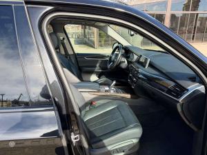 Black BMW X5 2016 in Klaipeda, with an engine capacity of 2.98 L and mileage of 225 thousand km for 15500 €, photo 17 on AUTOMOTO.COM.LV