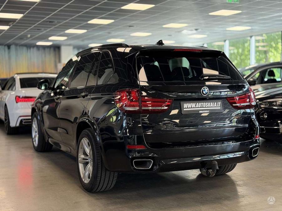 Black BMW X5 2016 in Klaipeda, with an engine capacity of 2.99 L and mileage of 310 thousand km for 20700 €, photo 4 on AUTOMOTO.COM.LV