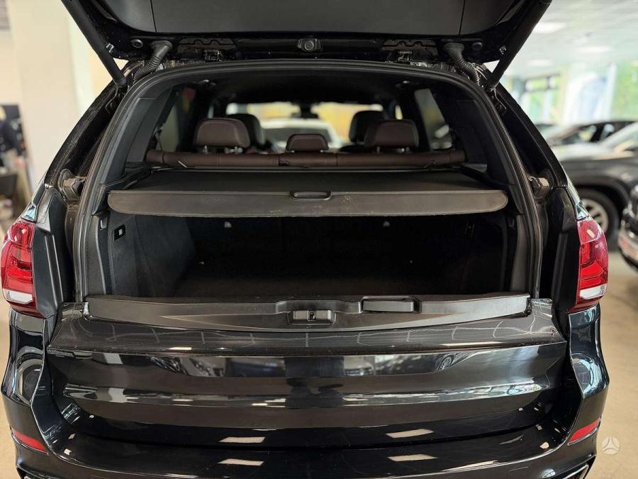 Black BMW X5 2016 in Klaipeda, with an engine capacity of 2.99 L and mileage of 310 thousand km for 20700 €, photo 15 on AUTOMOTO.COM.LV