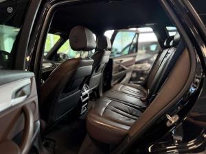 Black BMW X5 2016 in Klaipeda, with an engine capacity of 2.99 L and mileage of 310 thousand km for 20700 €, photo 17 on AUTOMOTO.COM.LV