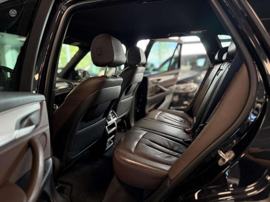 Black BMW X5 2016 in Klaipeda, with an engine capacity of 2.99 L and mileage of 310 thousand km for 20700 €, photo 17 on AUTOMOTO.COM.LV