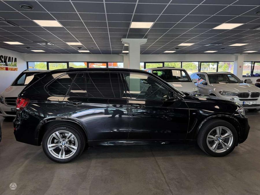 Black BMW X5 2016 in Klaipeda, with an engine capacity of 2.99 L and mileage of 310 thousand km for 20700 €, photo 29 on AUTOMOTO.COM.LV
