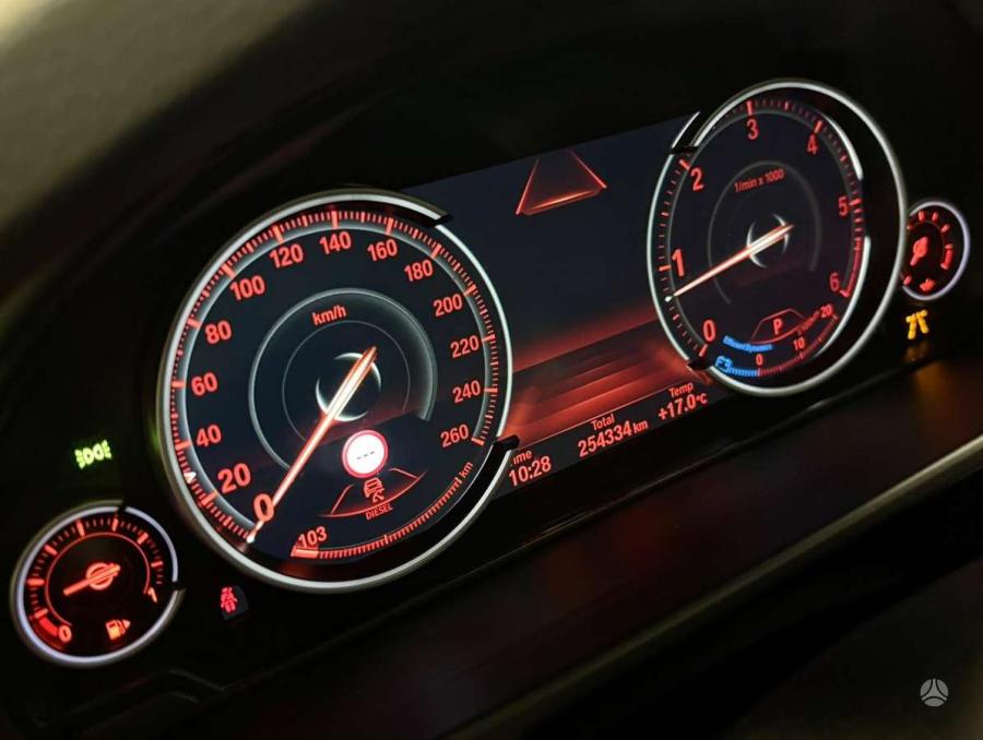 Melns BMW X5 2016 Marijampole, ar dzinēja tilpumu 2.99 L un nobraukumu 254 tūkst. km par 24750 €, foto 16 vietnē AUTOMOTO.COM.LV