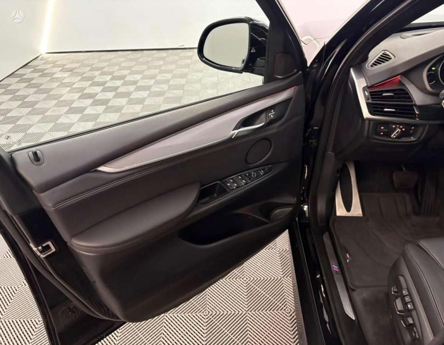 Melns BMW X5 2016 Marijampole, ar dzinēja tilpumu 2.99 L un nobraukumu 254 tūkst. km par 24750 €, foto 31 vietnē AUTOMOTO.COM.LV
