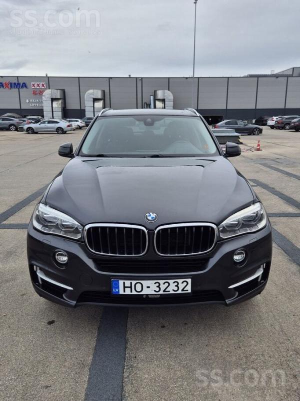Black BMW X5 2016 in Riga, with an engine capacity of 3.00 L and mileage of 178 thousand km for 22600 €, photo 1 on AUTOMOTO.COM.LV