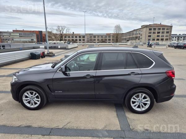 Black BMW X5 2016 in Riga, with an engine capacity of 3.00 L and mileage of 178 thousand km for 22600 €, photo 5 on AUTOMOTO.COM.LV